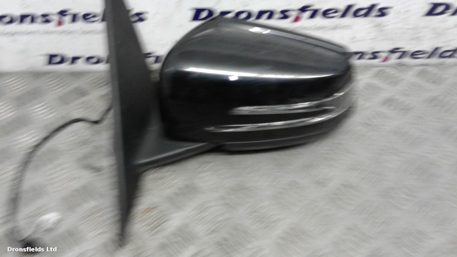 L Door Mirror C Class Mercedes 2009